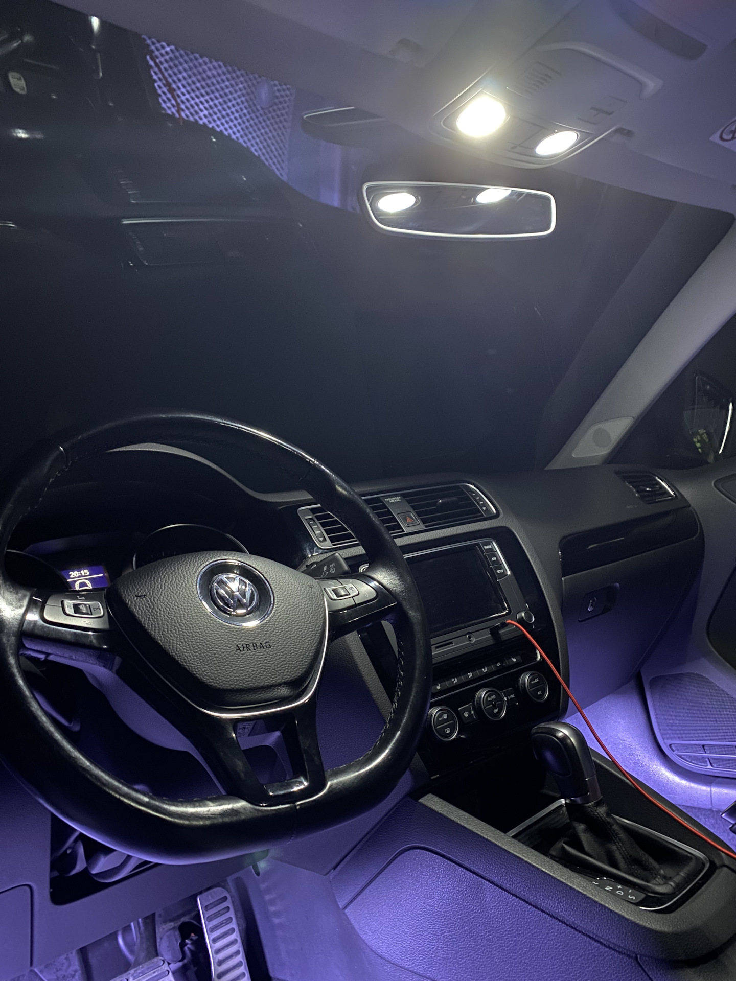 Освещение салона автомобиля. — Volkswagen Jetta VI, 1,6 л, 2018 года ...