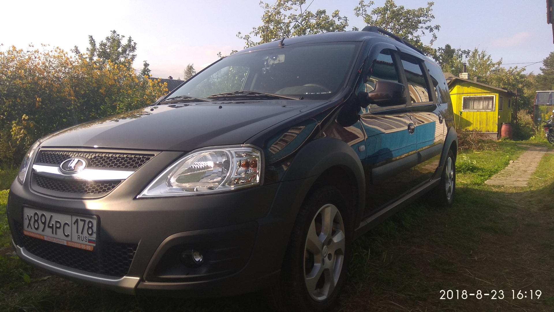 Lada Largus Cross 1.6 бензиновый 2017 | Кашемир на DRIVE2