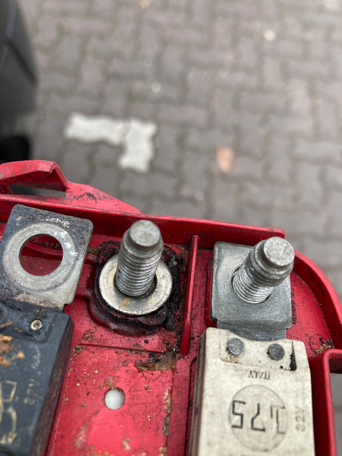 Предохранитель или релешка #2 — Renault Espace (4G), 3 л, 2007 года ...