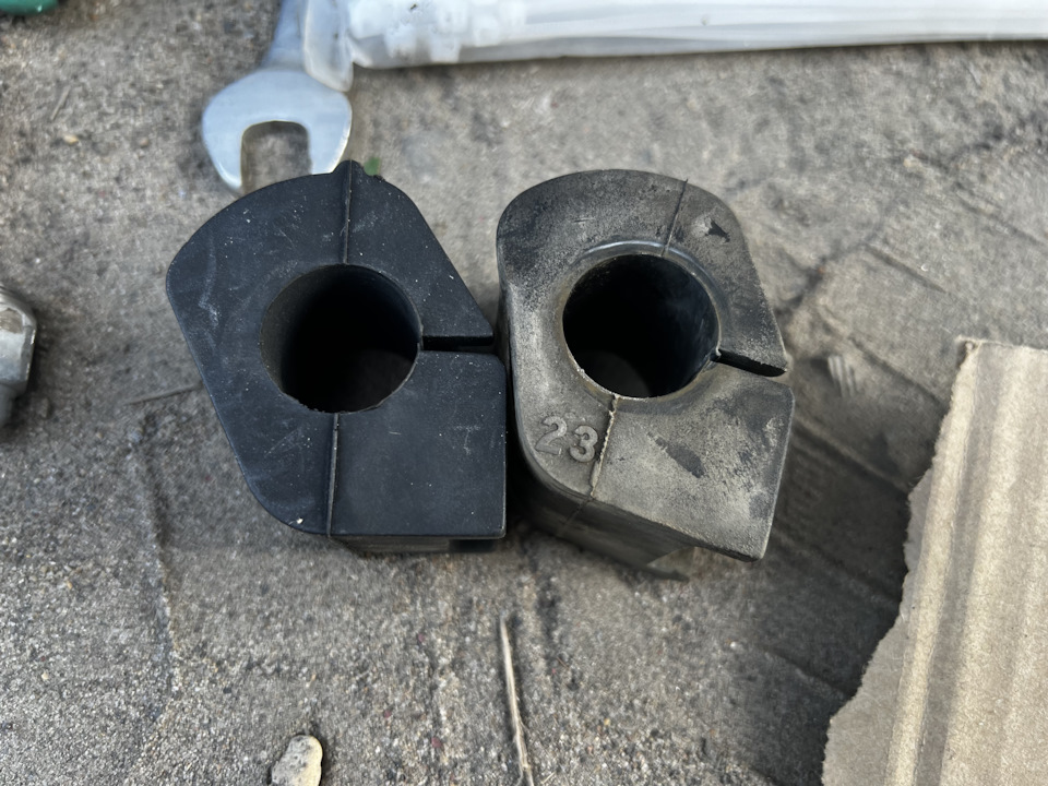 Втулки и стойки стабилизатора — Toyota Corolla Fielder (E160), 1,8 л ...