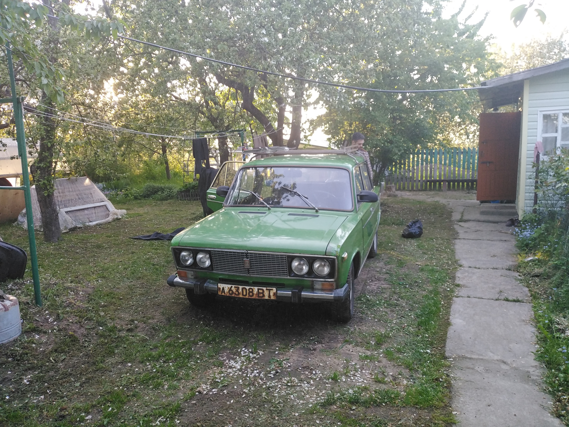 На даче — Lada 21061, 1,3 л, 1982 года | фотография | DRIVE2