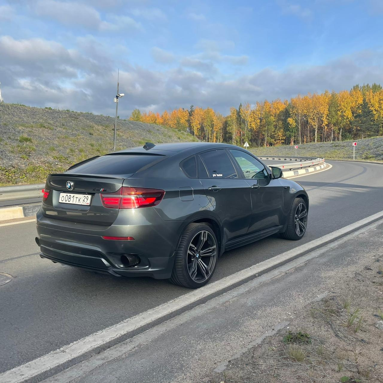 Кто ставил резину с такими параметрами — BMW X6 (E71/E72), 3 л, 2008 года | шины | DRIVE2