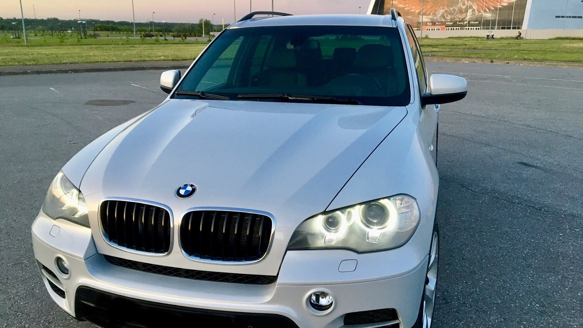 BMW X5 (E70) 4.4 бензиновый 2010 | PEARL SILVER на DRIVE2