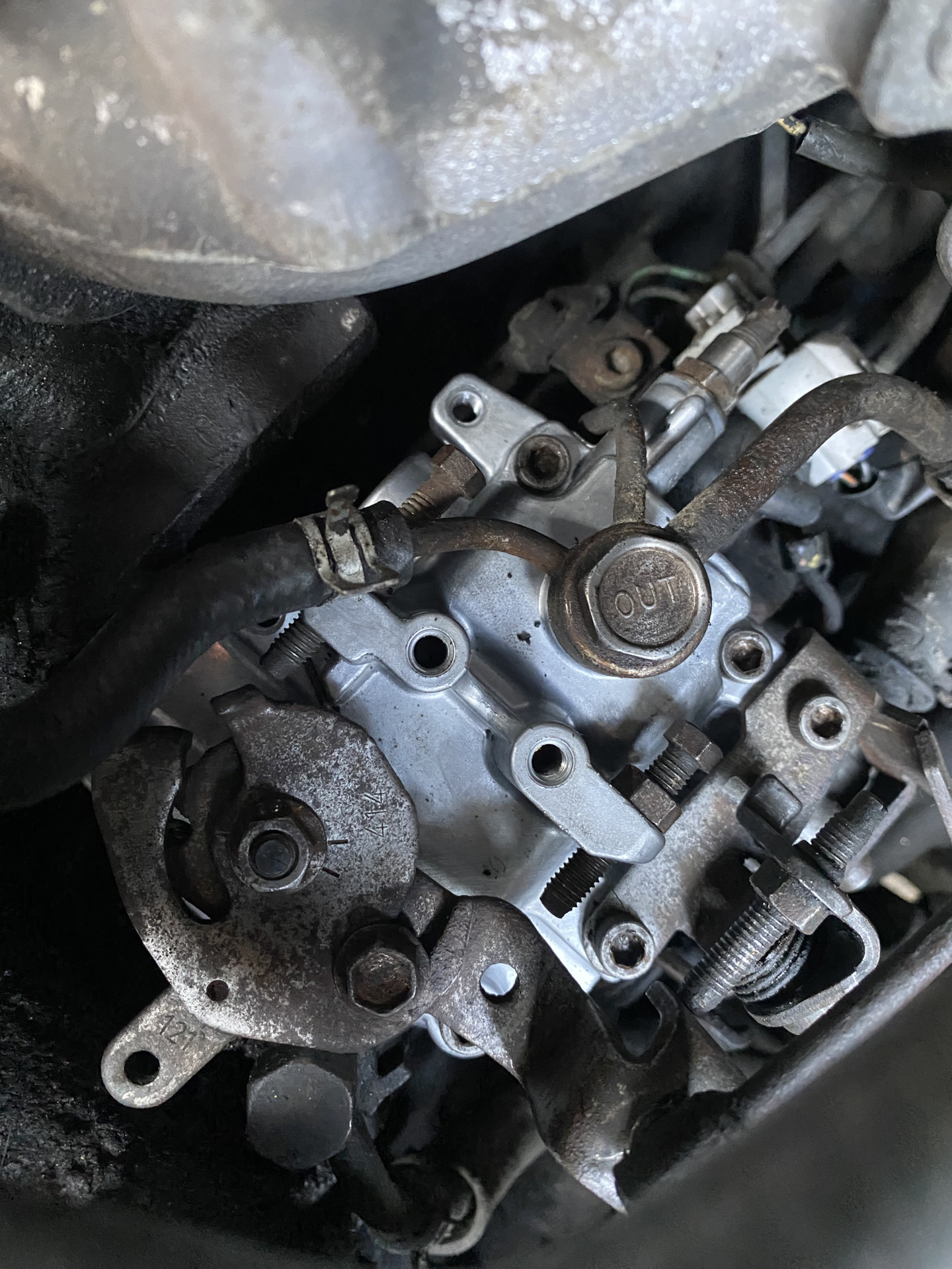 Течь ТНВД — Toyota Grand HiAce, 2,4 л, 1999 года | поломка | DRIVE2