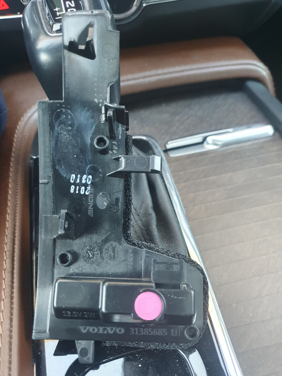 Поворотник в зеркале. — Volvo V90 Cross Country, 2 л, 2017 года ...