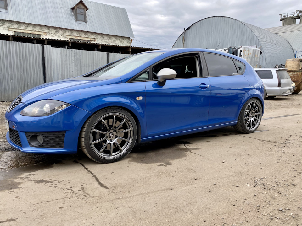 60. Advan RS2F. — SEAT Leon FR (Mk2), 2 л, 2012 года | колёсные диски ...