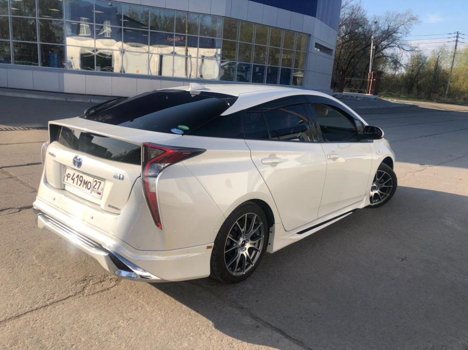 Обвес от Modellista — Toyota Prius (50), 1,8 л, 2016 года | тюнинг | DRIVE2