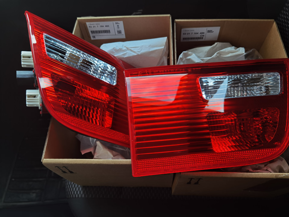 63217164485 Блок задних фонарей на багажной двери Л BMW | Запчасти на ...