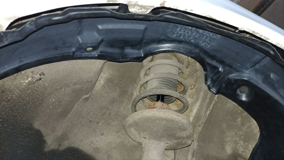 Замена передних подкрылков. — Toyota Starlet (90), 1,3 л, 1997 года ...