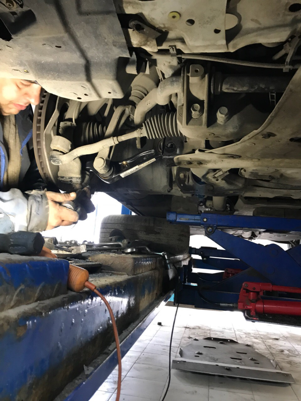 Замена передней ходовки — Lexus LS (USF40/41), 4,6 л, 2011 года | визит ...