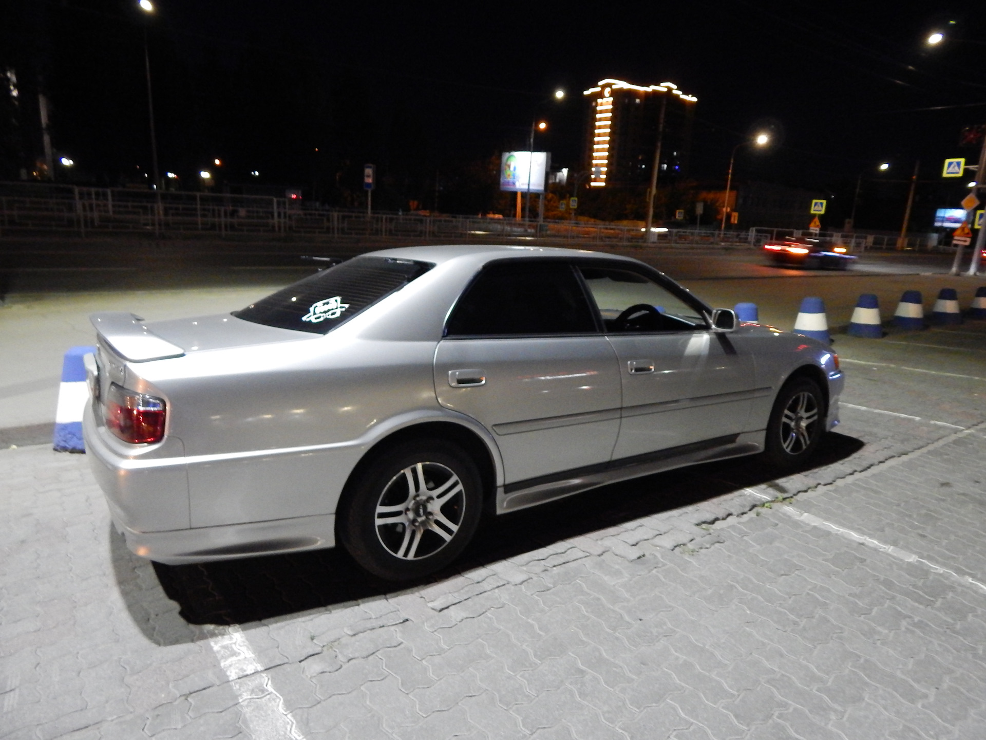 Night city 🌃 — Toyota Chaser (100), 2 л, 2000 года | фотография | DRIVE2