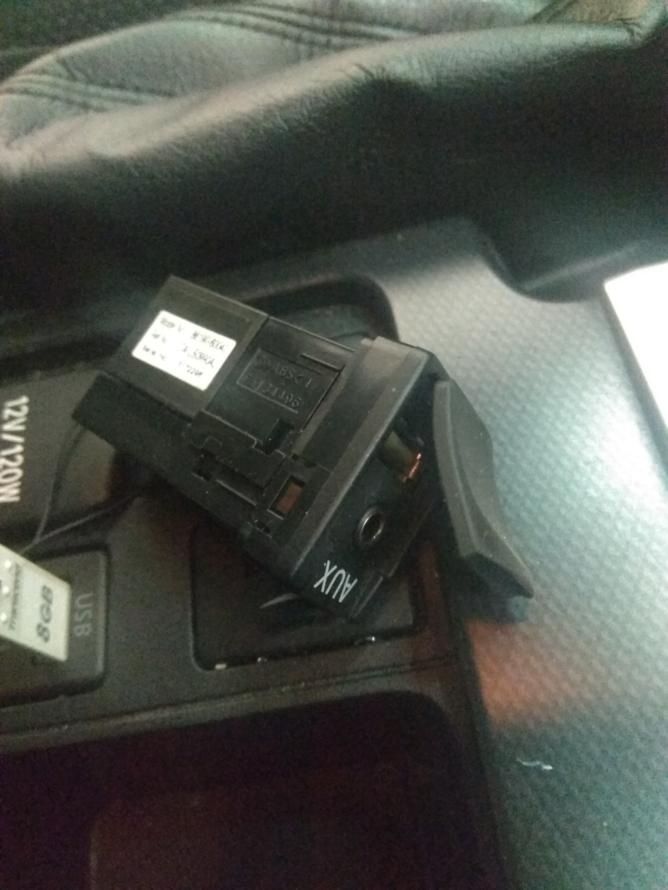 Установка USB — Toyota Land Cruiser Prado 150-series, 3 л, 2012 года ...