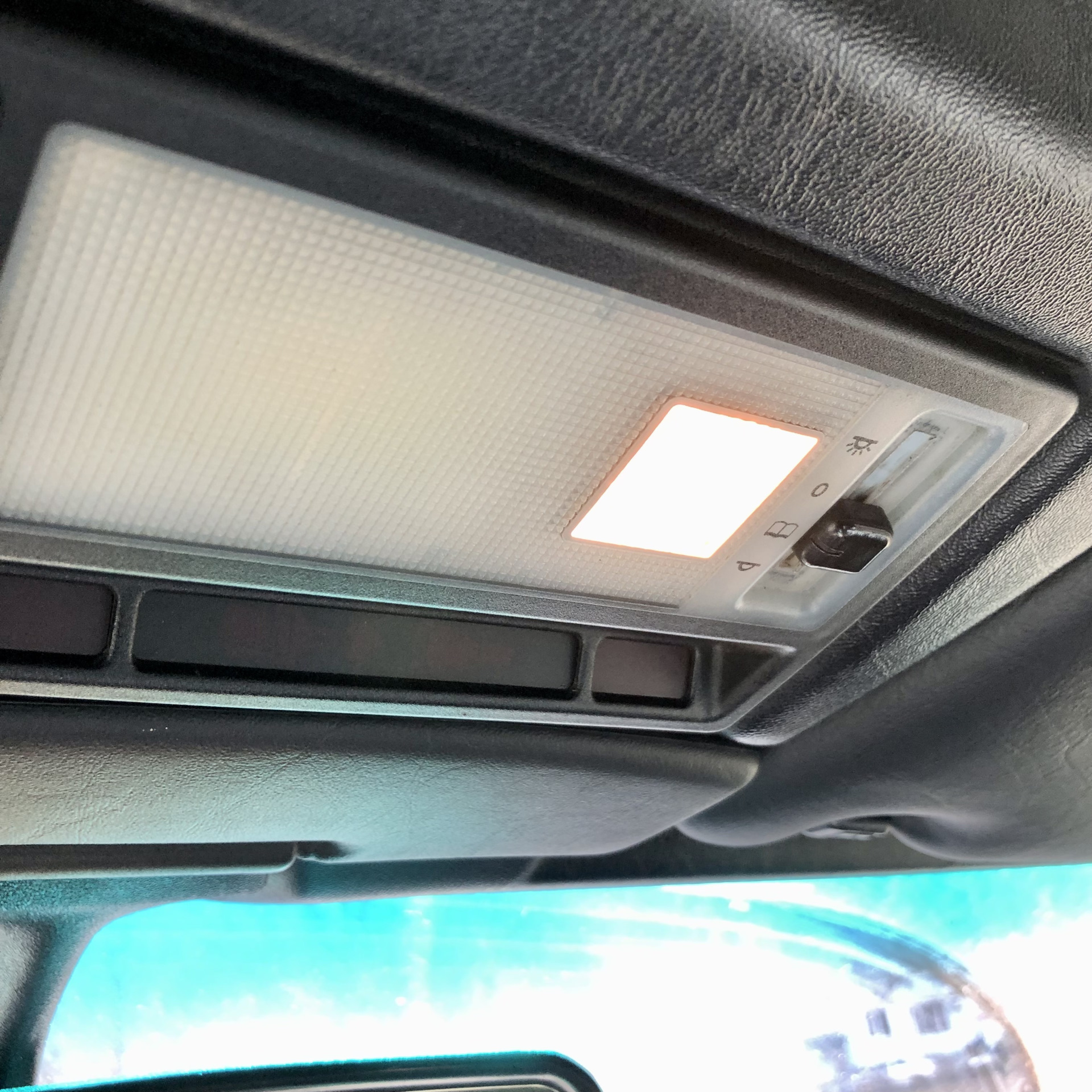 Лампочки в плафон W124 — Mercedes-Benz E-class Coupe (C124), 2 л, 1995 ...