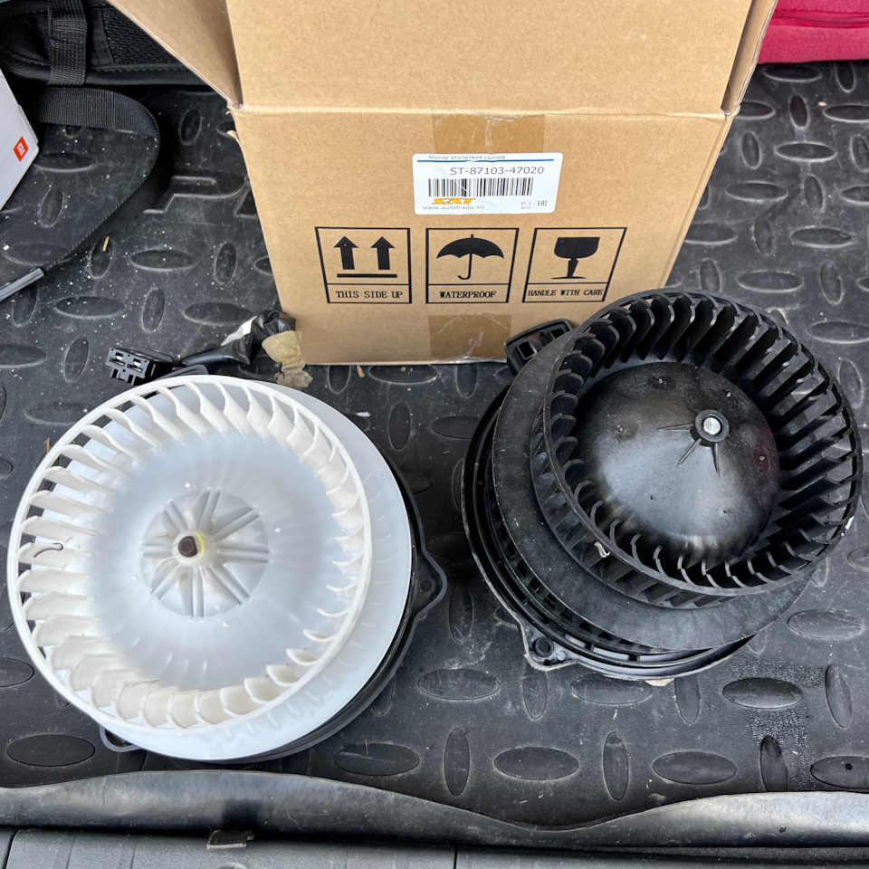 Моторчик печки — Toyota Prius (20), 1,5 л, 2008 года | расходники | DRIVE2