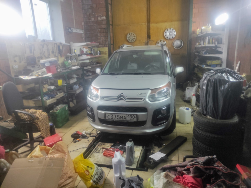 Беда… — Citroen C3 Picasso, 1,4 л, 2013 года | поломка | DRIVE2
