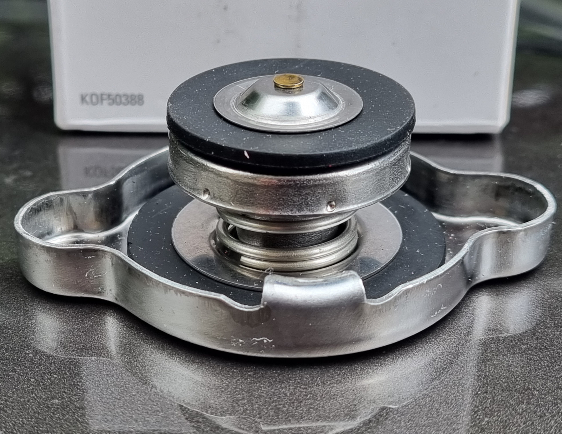 Пробка радиатора. Родной нет. Аналог шатается. Не ставлю — Nissan ...