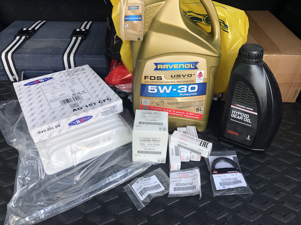 ТО и небольшой ремонт. — Mitsubishi Outlander (3G), 2 л, 2014 года ...