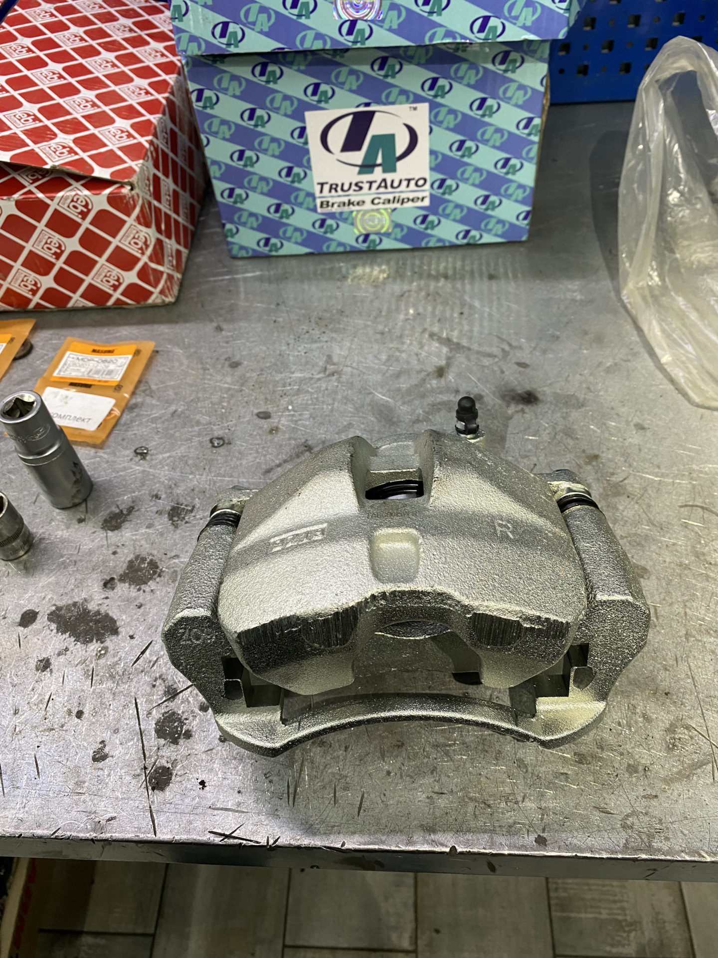 Тормоза — Toyota Grand HiAce, 2,4 л, 1999 года | расходники | DRIVE2