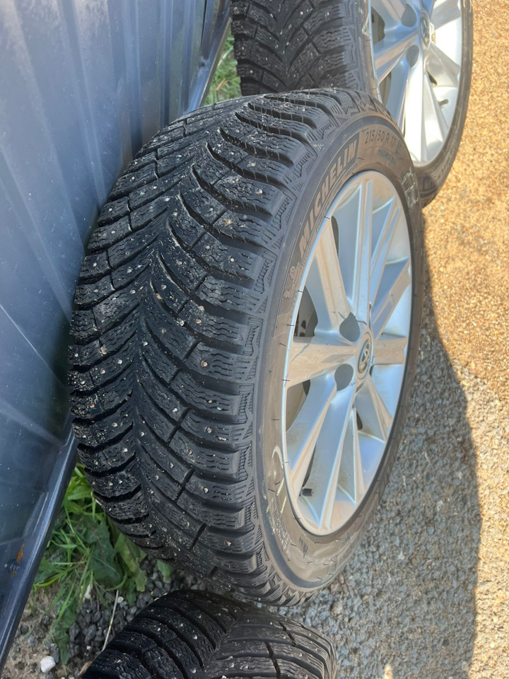 Шины зимние шипованные Michelin 215/50 R17, литые диски 7Jx17 5x114,3 ...