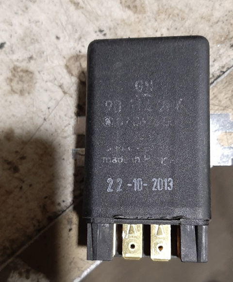 90414786 РЕЛЕ СИГНАЛА ПОВОРОТА 12 В, 1.5 А GM | Запчасти на DRIVE2