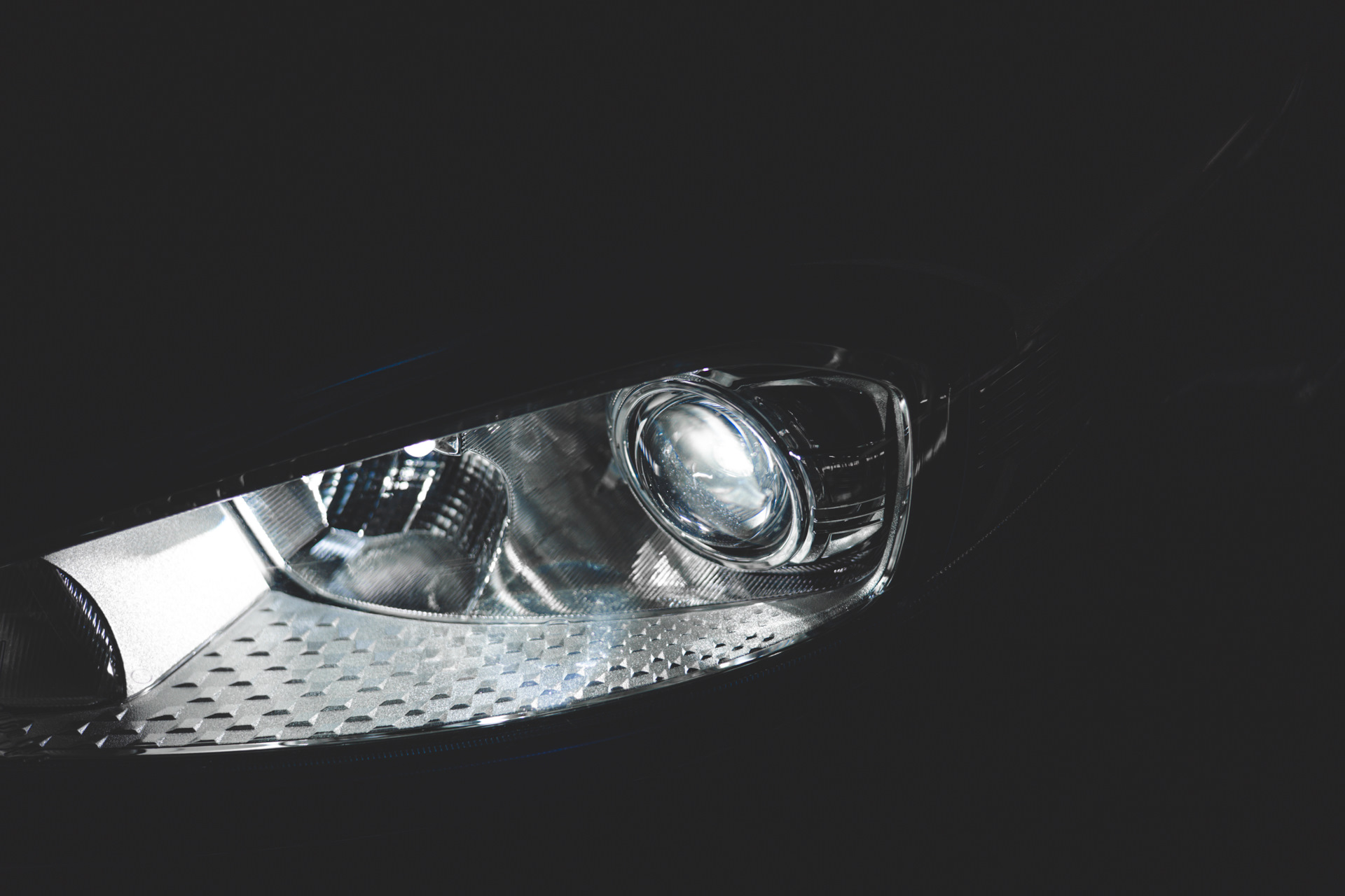 #2 — Установка BI-LED линз MTF — Ford Focus Sedan III, 1,6 л, 2015 года ...
