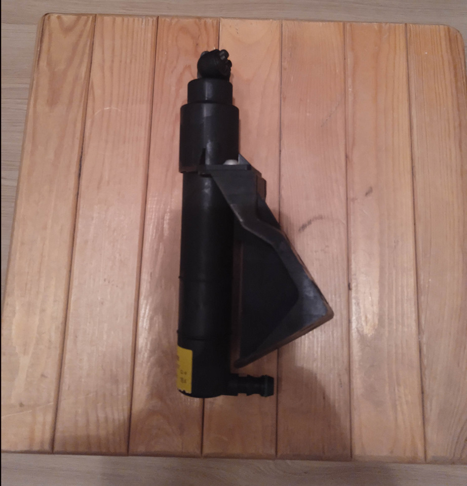 A1648600547 Форсунка омывателя Mercedes | Запчасти на DRIVE2