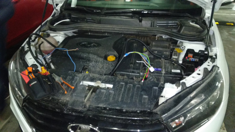 Замена кронштейна открывания капота BMW E60 N52B25AF — BMW 5 series ...