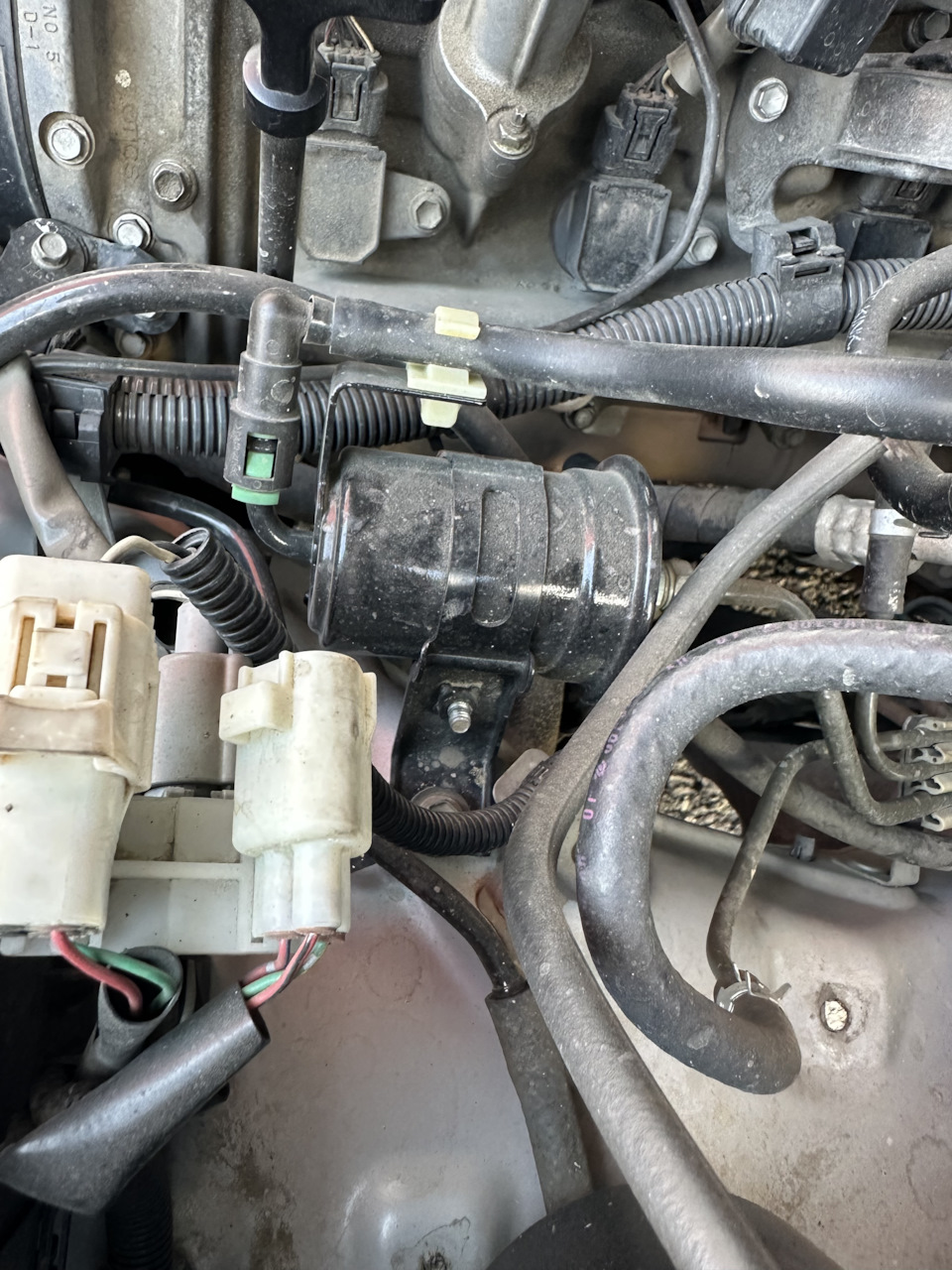 Замена топливного фильтра — Toyota Land Cruiser 100, 4,7 л, 2001 года ...