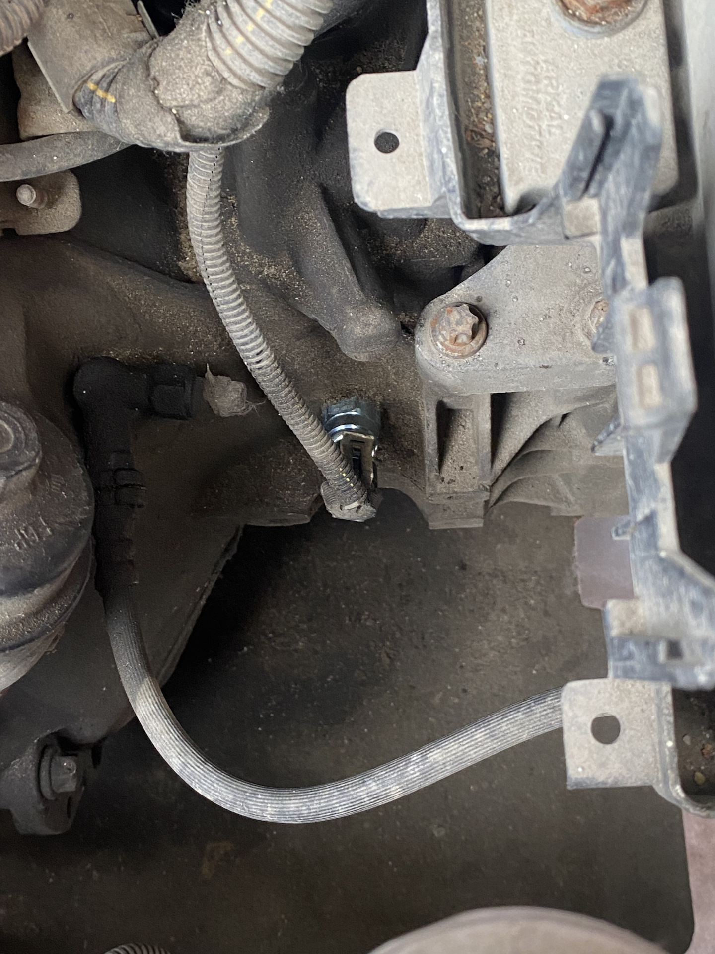 Замена датчика заднего хода — Opel Corsa D, 1,4 л, 2007 года | своими ...