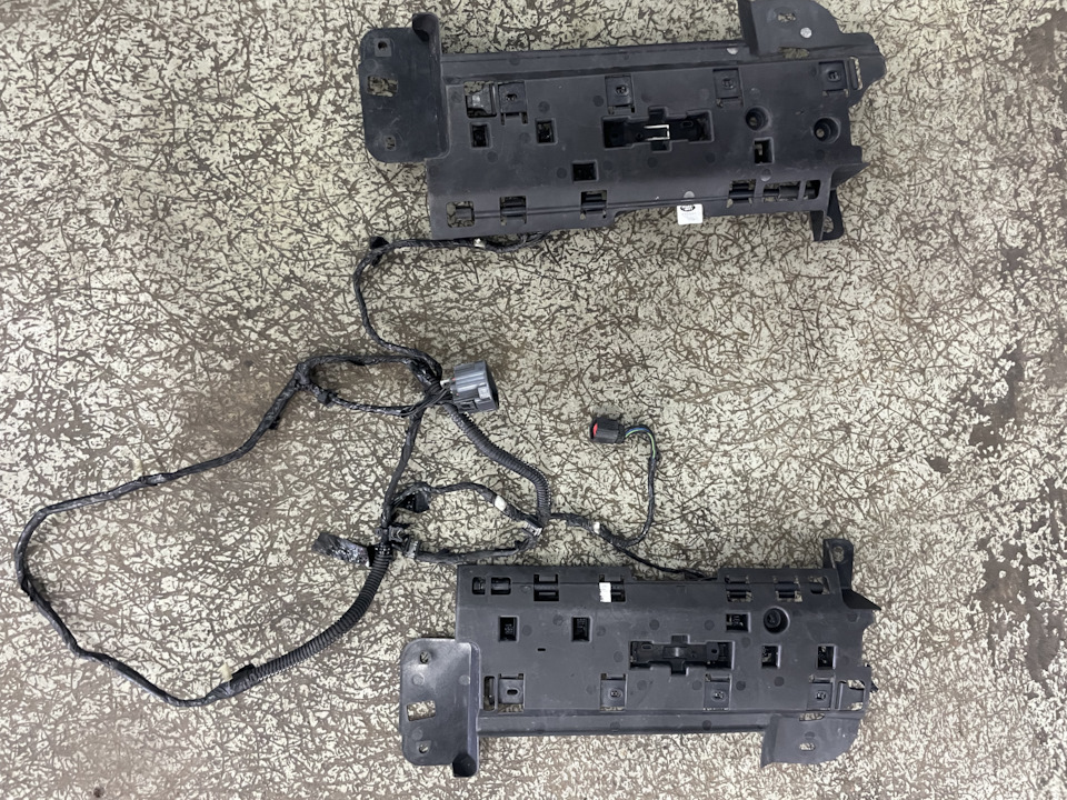 Дооснащение EASY OPEN в Range Rover L405, открытие багажника ногой ...