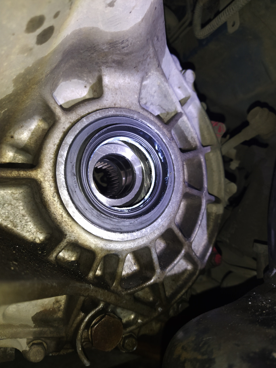 Первая замена масла на L5, вместе с переклейкой поддона:) + сальники ...