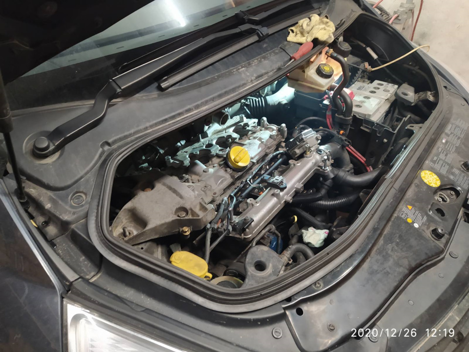 Замена маслосъёмных колпачков F4Rt без снятия ГБЦ — Renault Espace (4G ...