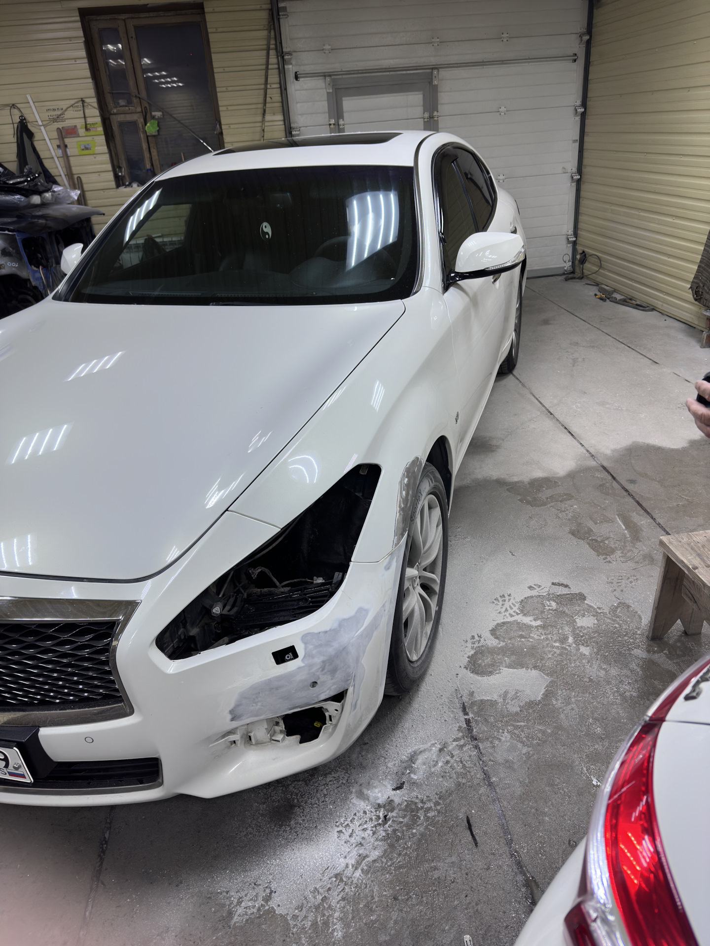 Небольшое ДТП и покраска крыла в цвет через подбор по детали — Infiniti ...