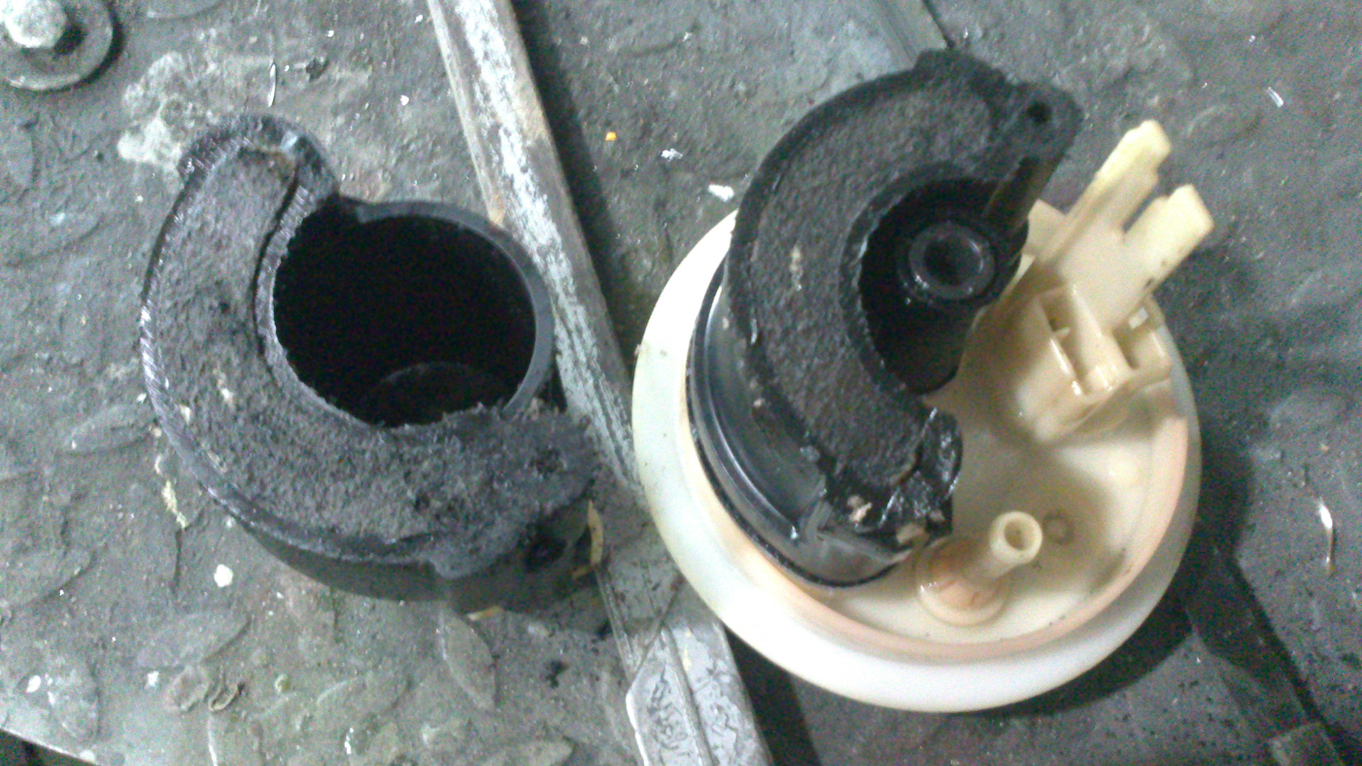 Замена топливного фильтра — Mitsubishi Lancer IX, 2 л, 2007 года ...