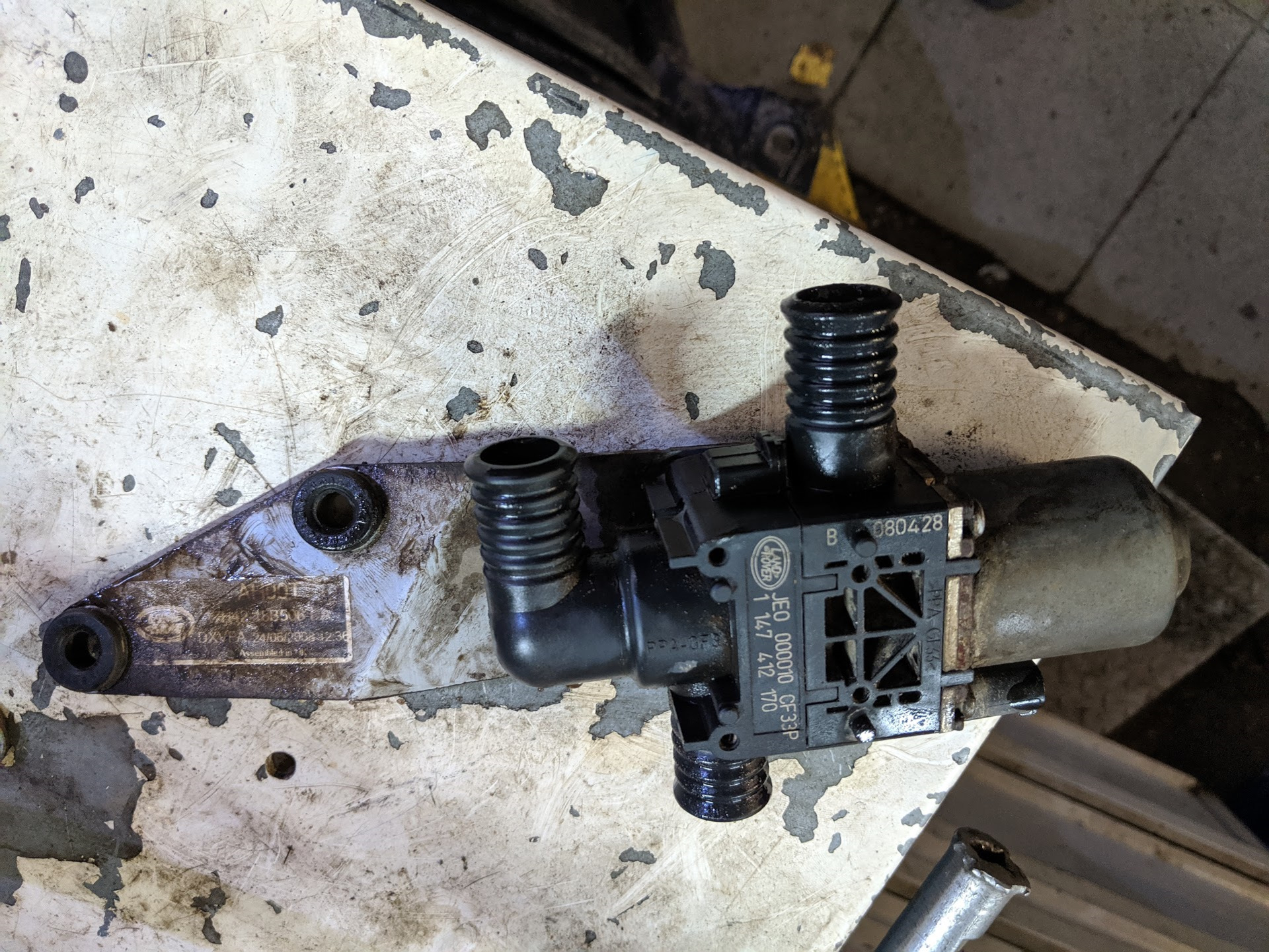 Холод в салоне. Клапан вебасто. Часть 1. — Land Rover Range Rover (3G ...