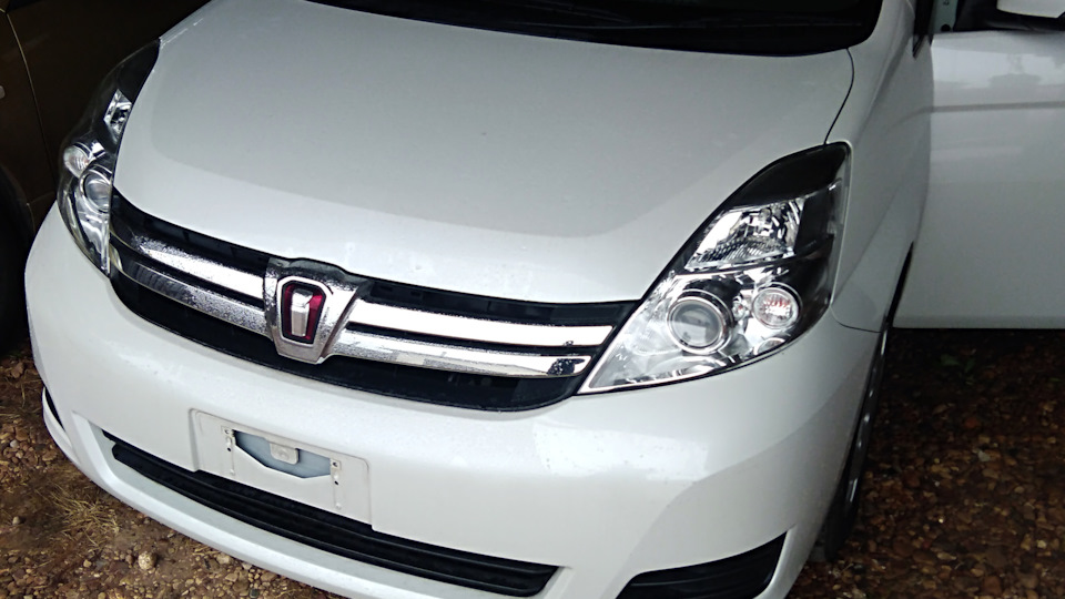 Toyota Isis 1.8 бензиновый 2016 | на DRIVE2