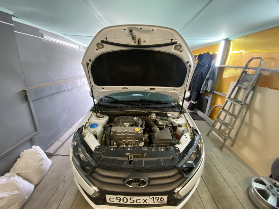 Лентяй подкапотный. — Lada Гранта (2G) FL, 1,6 л, 2024 года | аксессуары | DRIVE2
