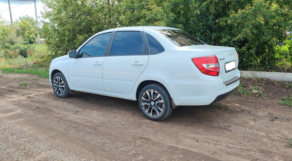 Тонировка — Lada Гранта (2G) FL, 1,6 л, 2023 года | стайлинг | DRIVE2