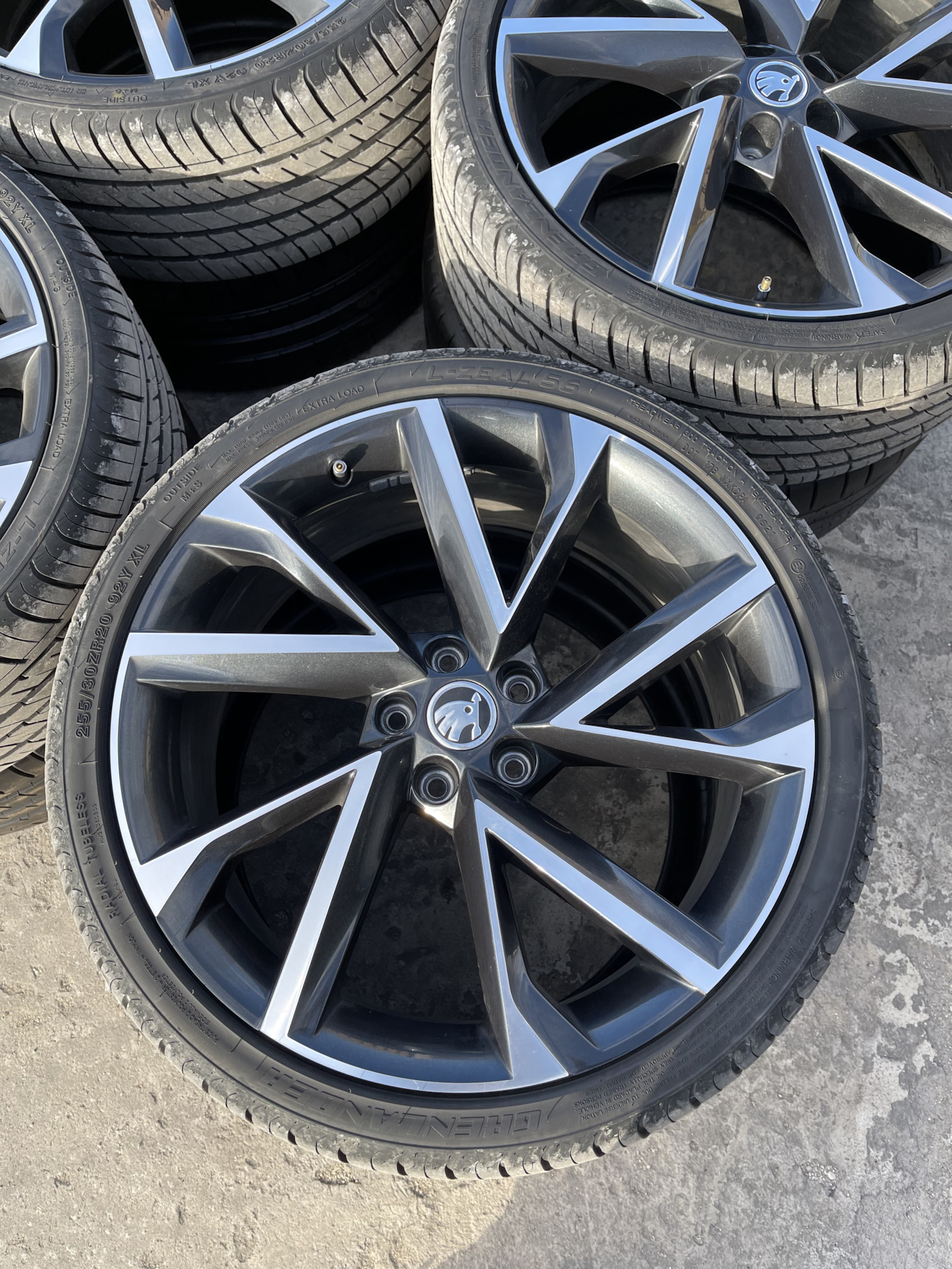 Лето the end, story VEGA R20 rims the end — Skoda Superb Mk3, 2 л, 2017 ...