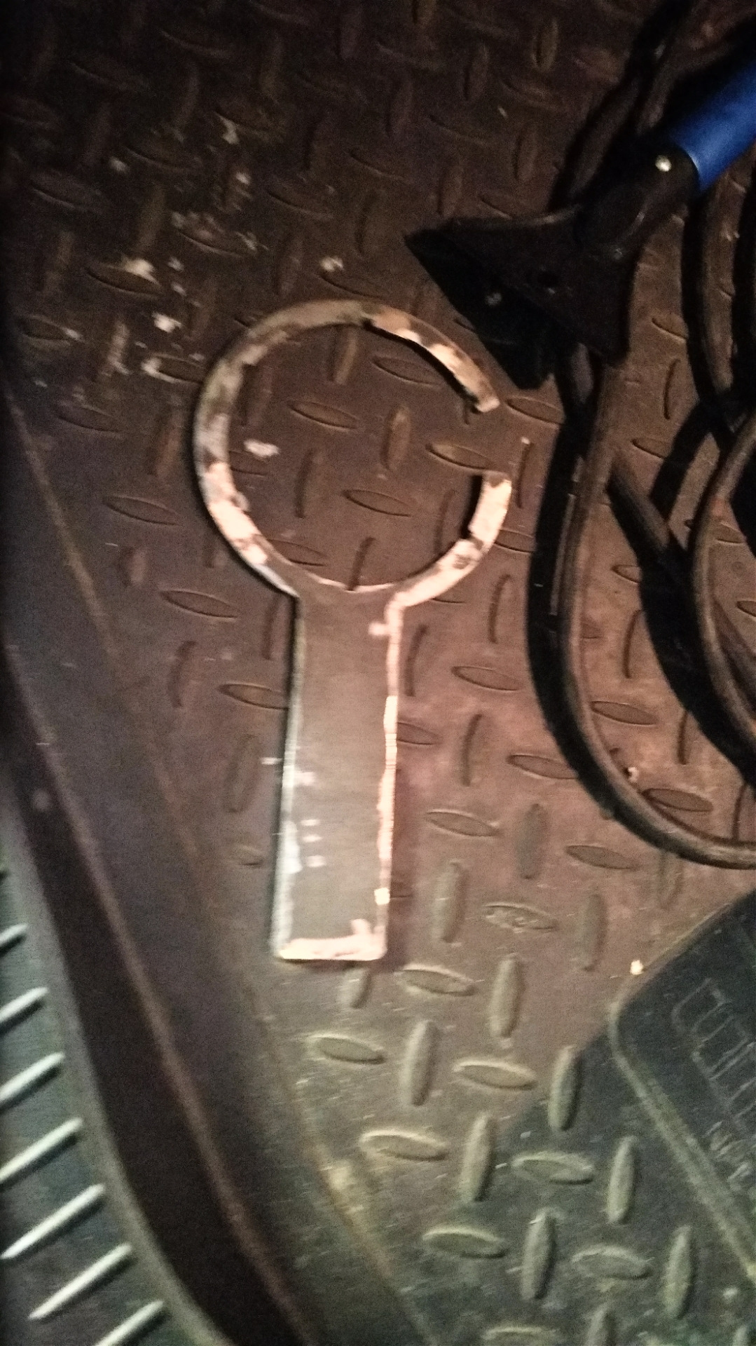 Ключ для крышки топливного филтра — Daewoo Winstorm, 2 л, 2010 года ...