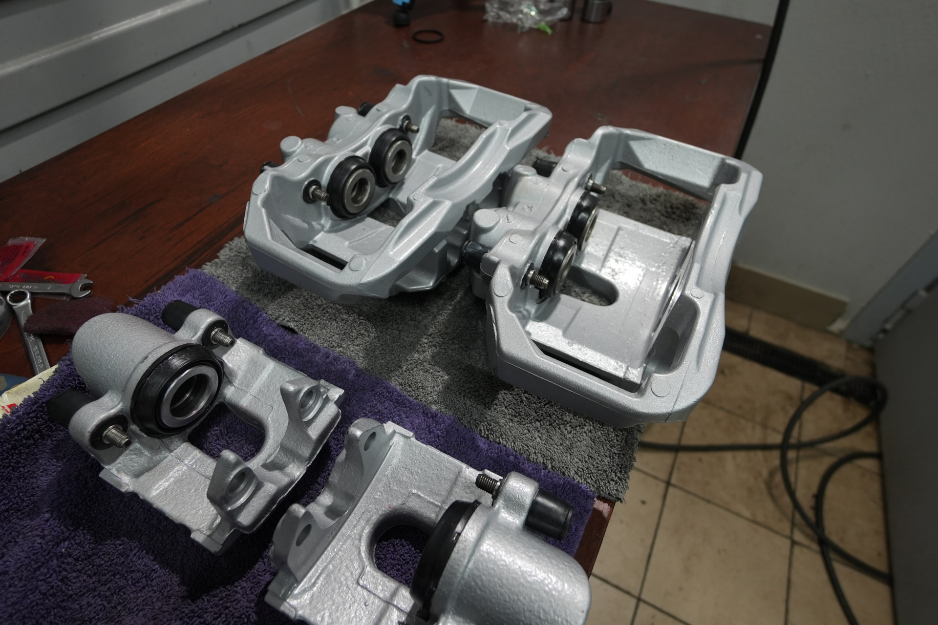 Обслуживание тормозной системы — BMW 5 series (E60), 3 л, 2008 года ...