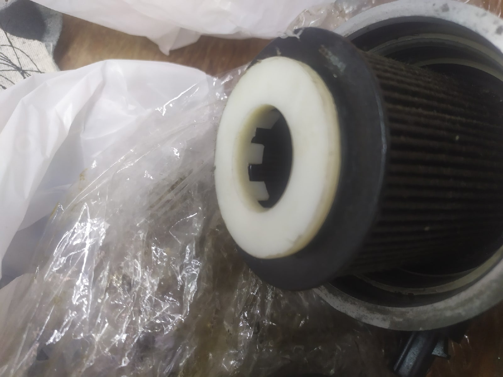 корпус маслянного фильтра. маслянный фильтр. давление масла. клапан ...