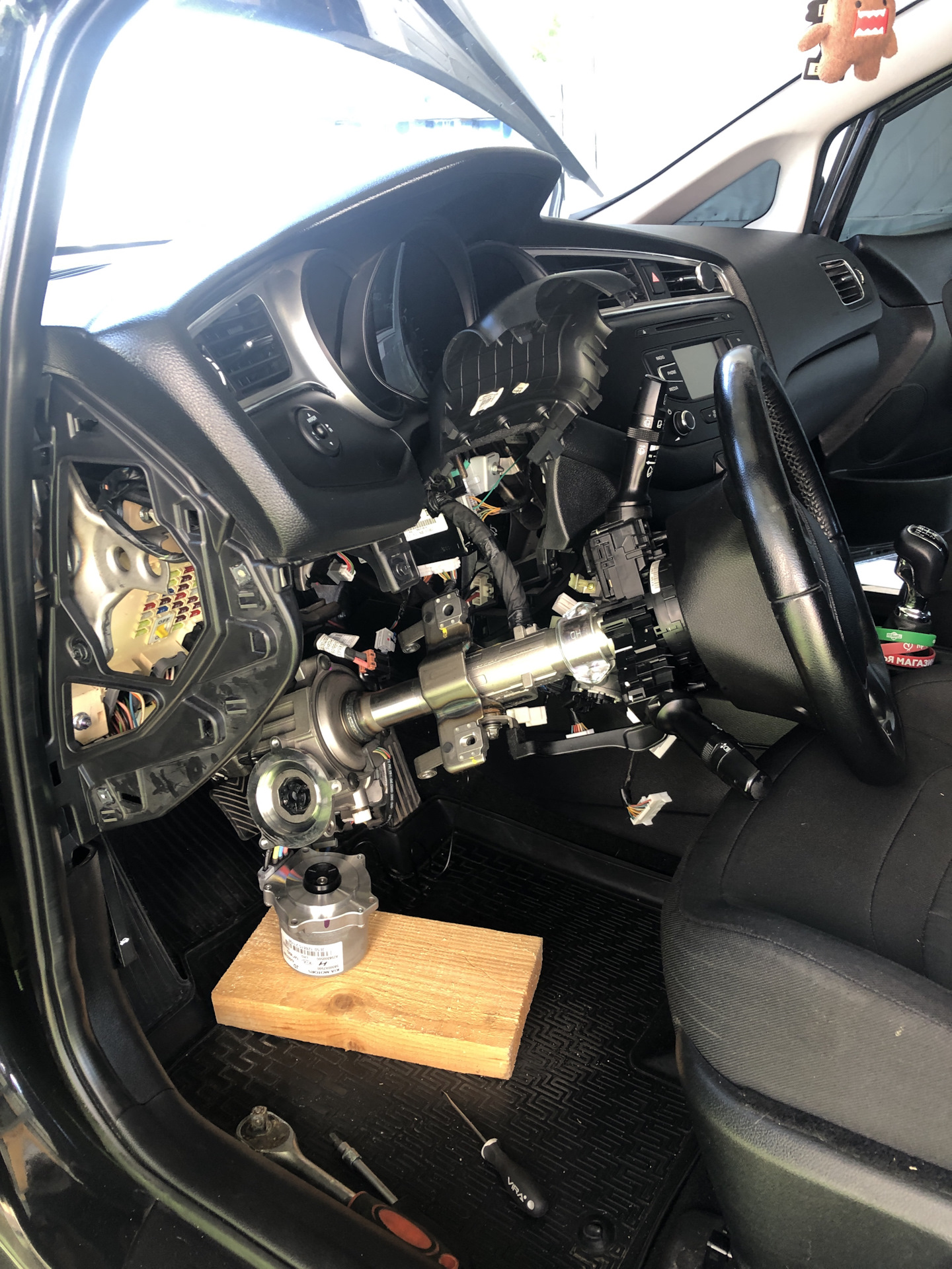 Профилактика муфты ЭУР и замена втулок педали сцепления — KIA Ceed (2G ...