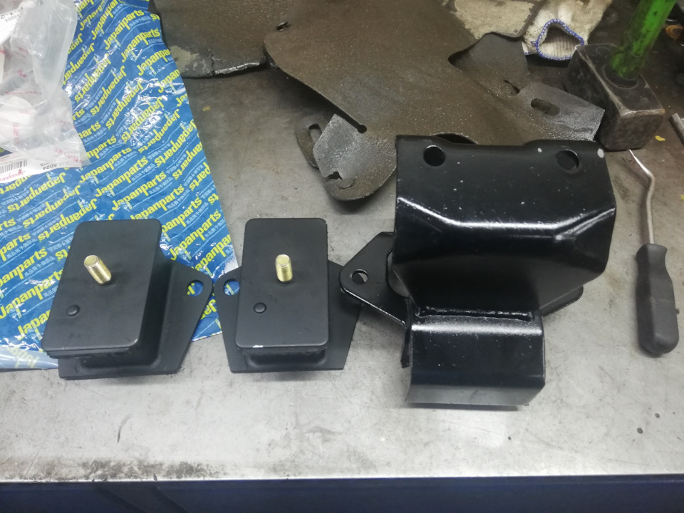 Замена подушек ДВС — Mitsubishi L200 (3G), 2,5 л, 2006 года | визит на ...