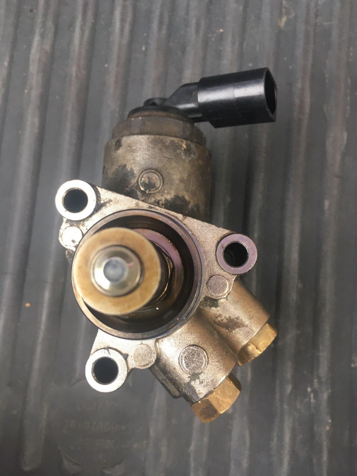 06F127025D Топливный насос HFS85302A VW Passat B6 2.0 FSI BVY 110kw ...