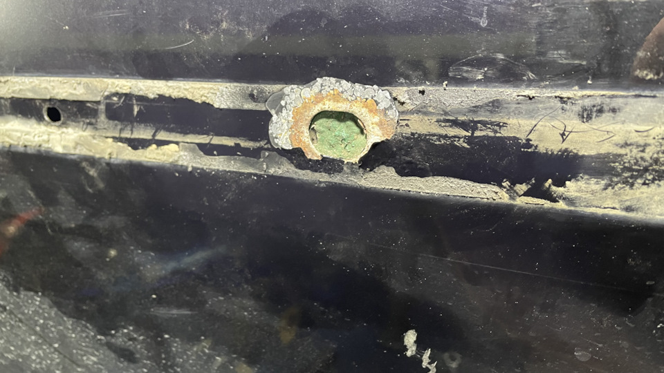 Нижний шланг радиатора — Ford Focus Sedan II, 1,8 л, 2006 года ...