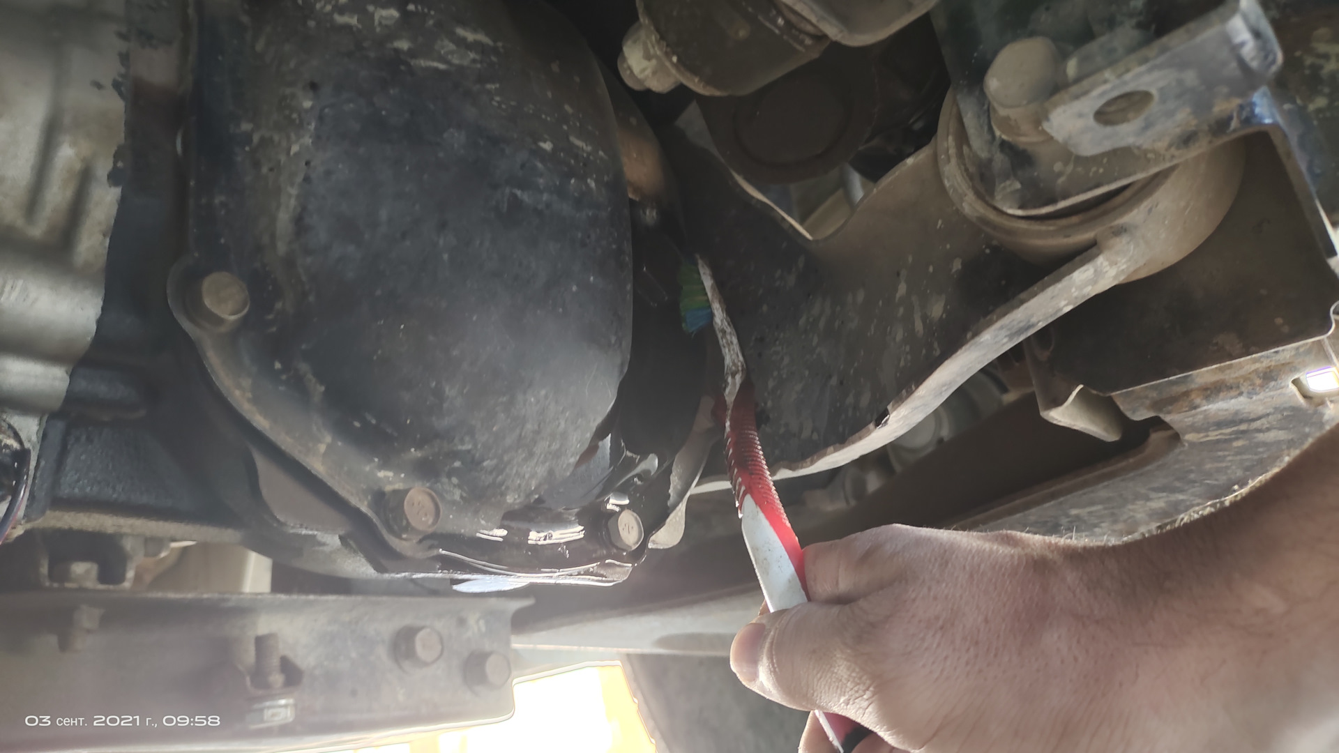 131 718 км. 03.09.2021 г. Замена датчика включения переднего моста ...