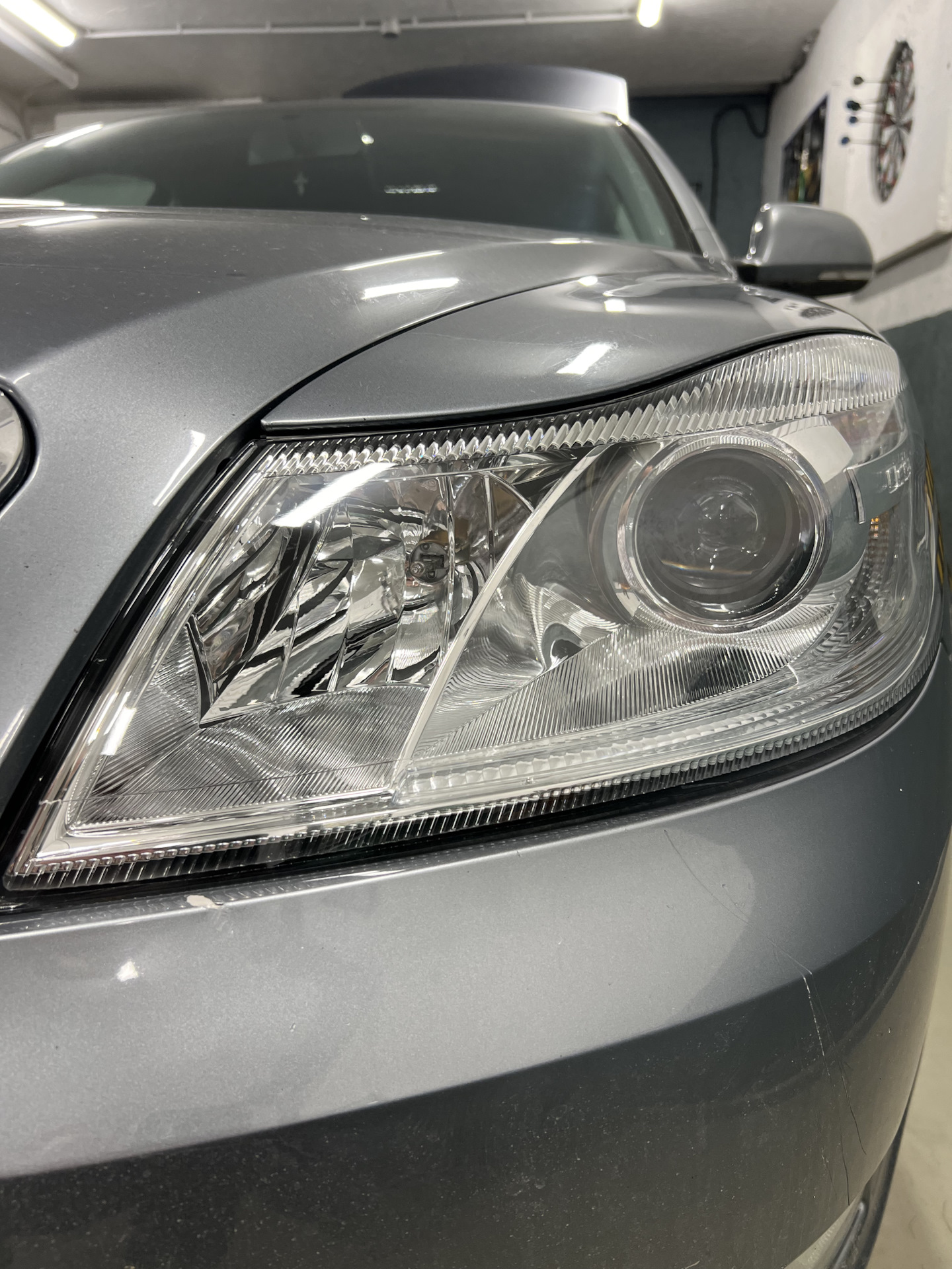 Работа с передними фарами — Skoda Octavia A5 Mk2, 1,8 л, 2012 года ...