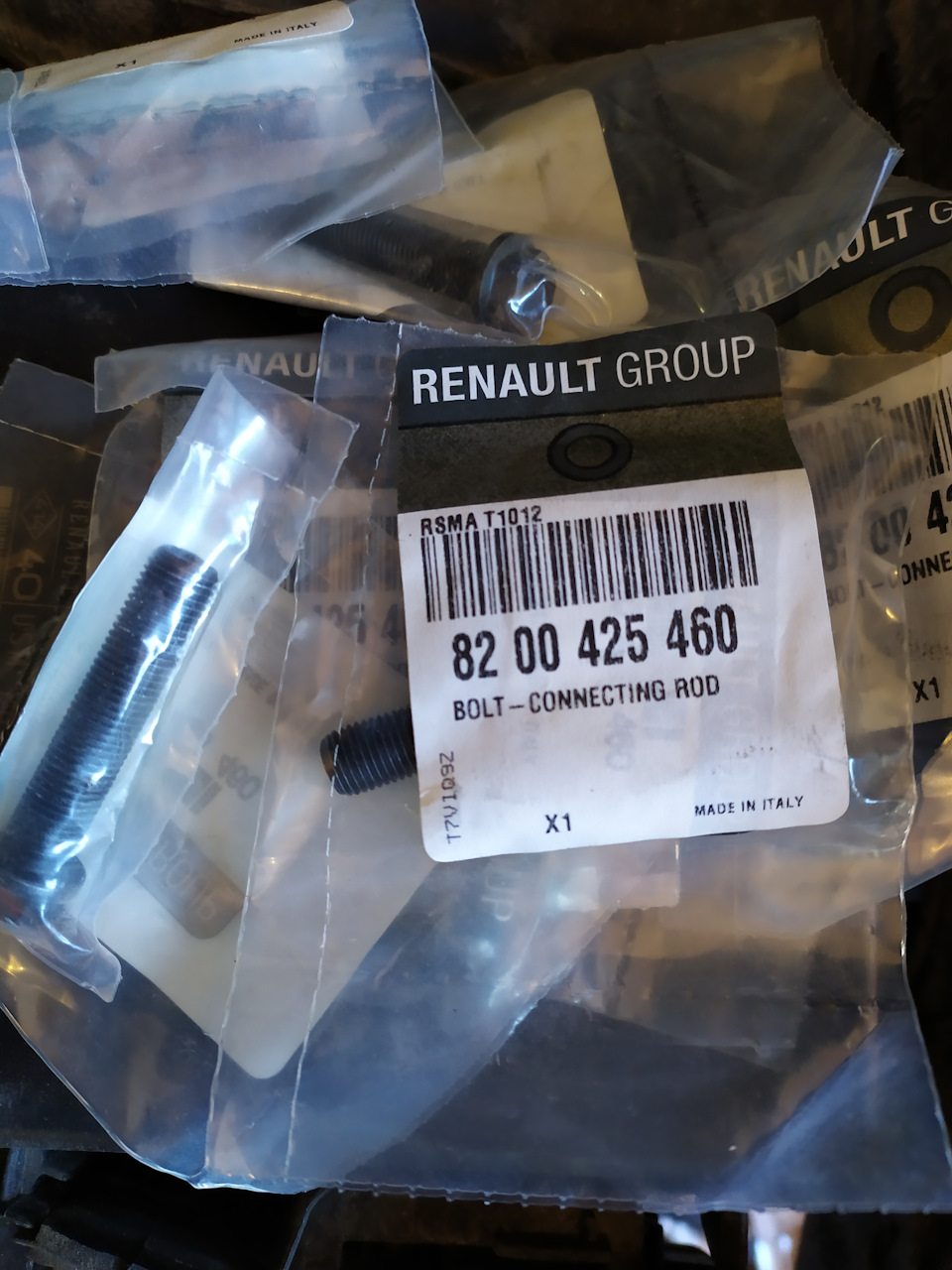 8200425460 Болт крепления крышки шатуна RENAULT | Запчасти на DRIVE2