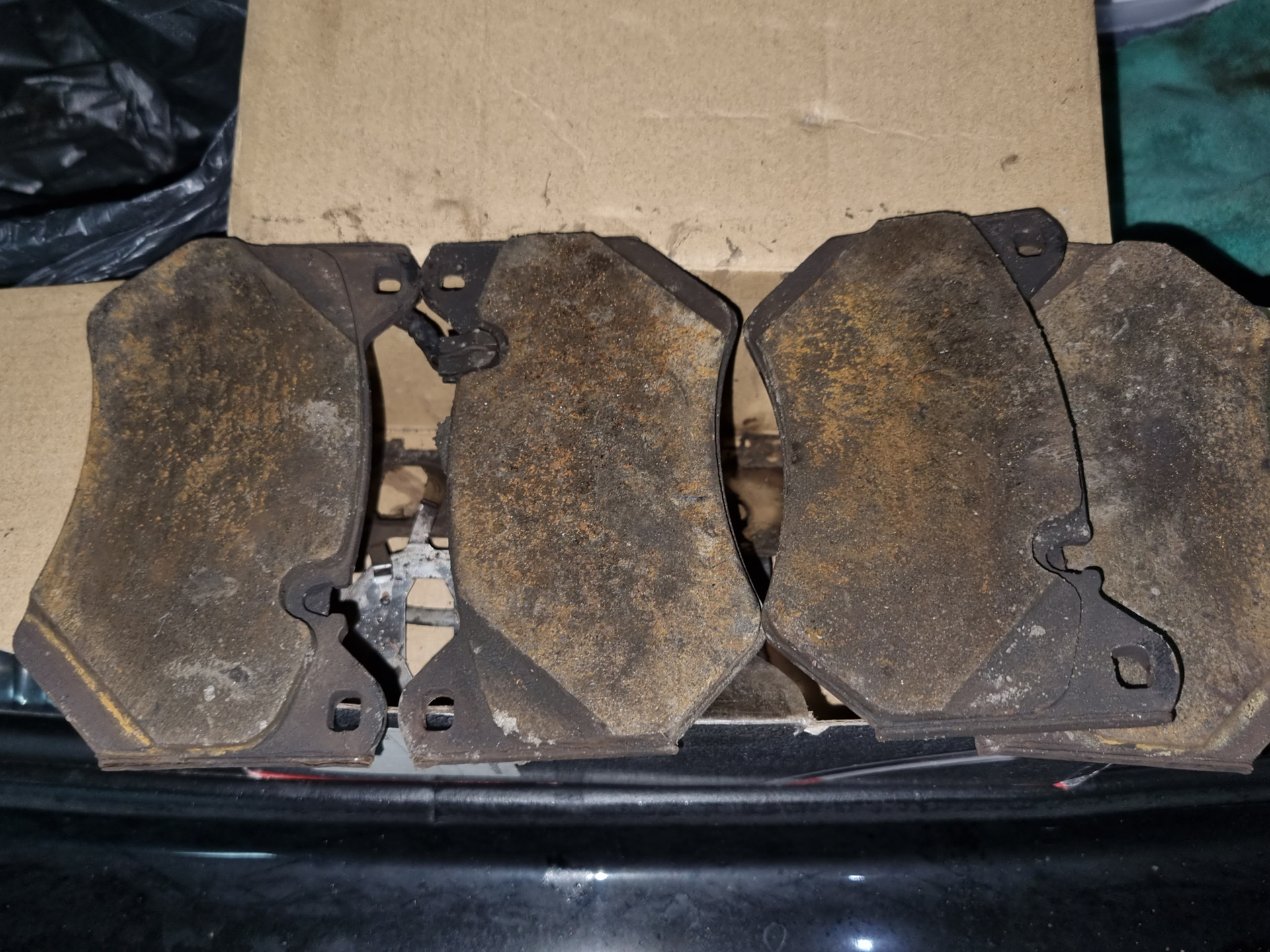 Замена колодок — Audi Q5 (2G), 2 л, 2021 года | визит на сервис | DRIVE2